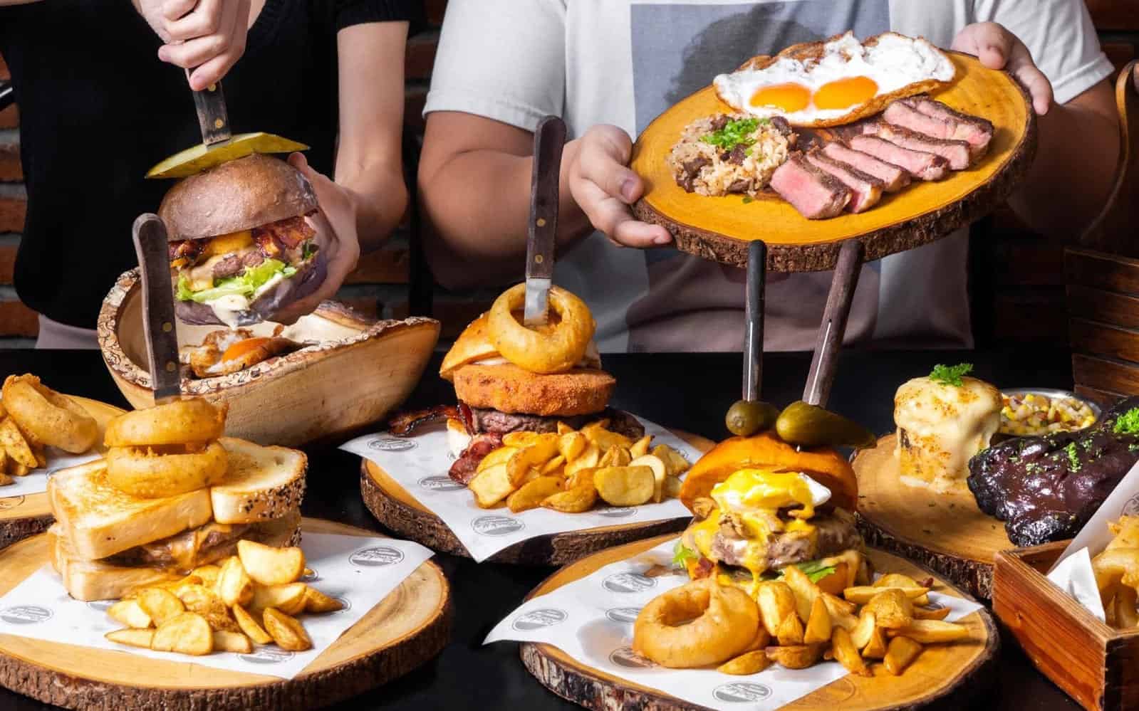 รีวิวร้าน Rock Me Burger ร้านเบอร์เกอร์เชียงใหม่ ดุดันจริงใจสไตล์ชาวร็อก